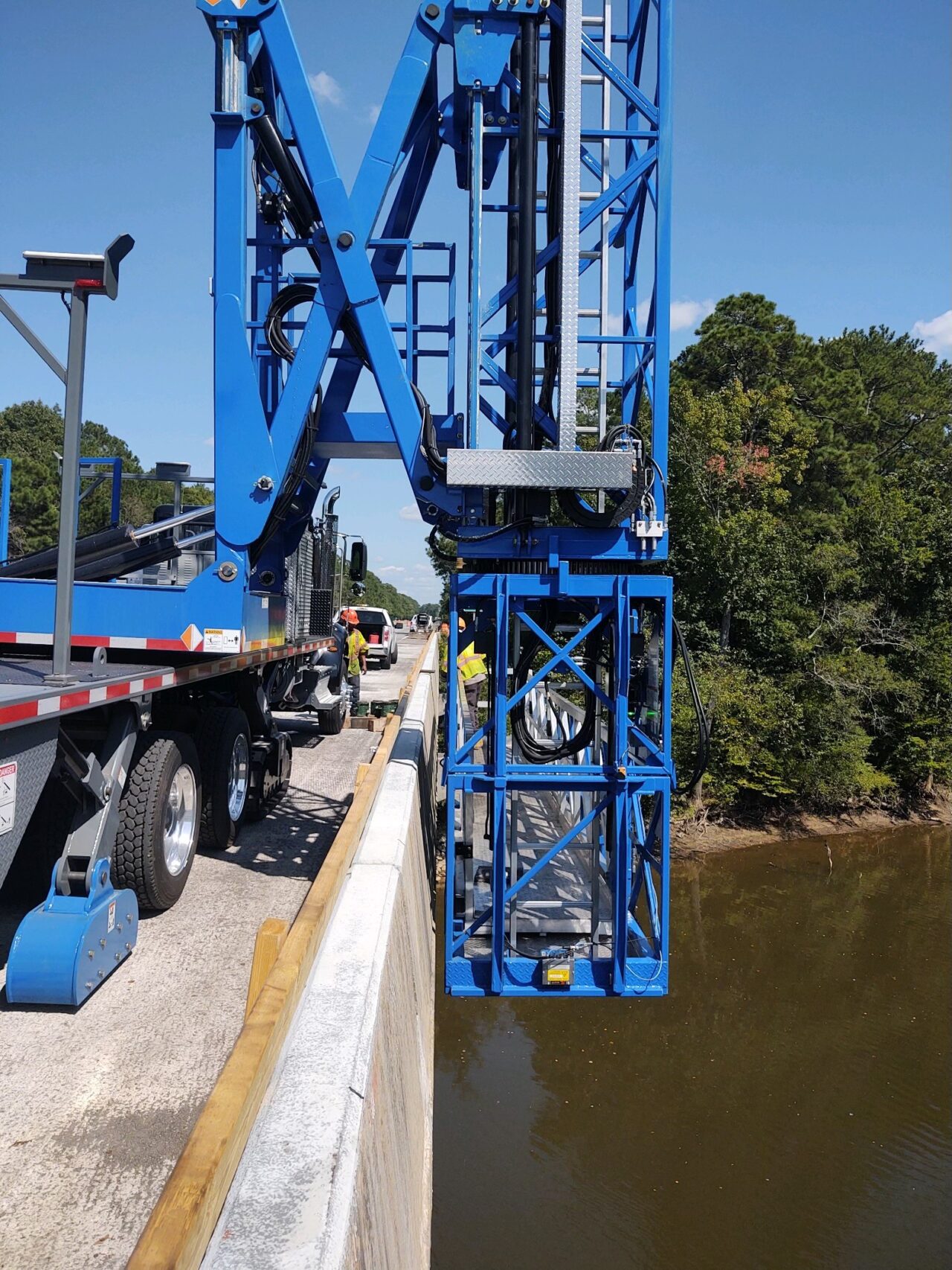 Under Bridge Inspection and Repair Equipment Platforms - Eastern ...